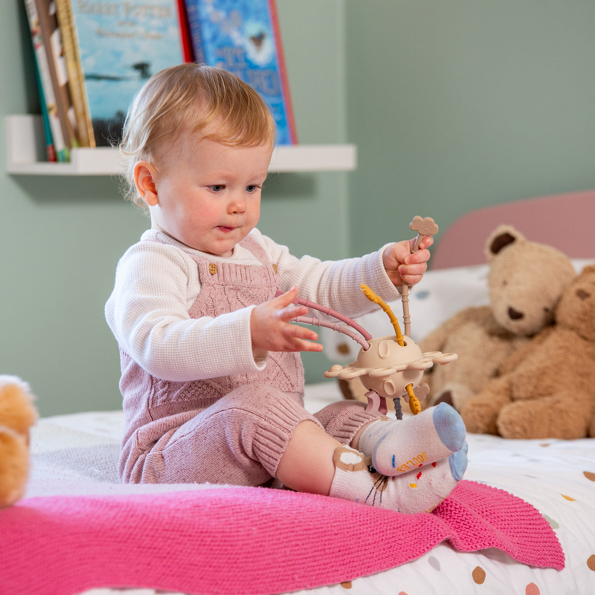 SiliSoft® Zip Pull Toy (Earth) – tickit®